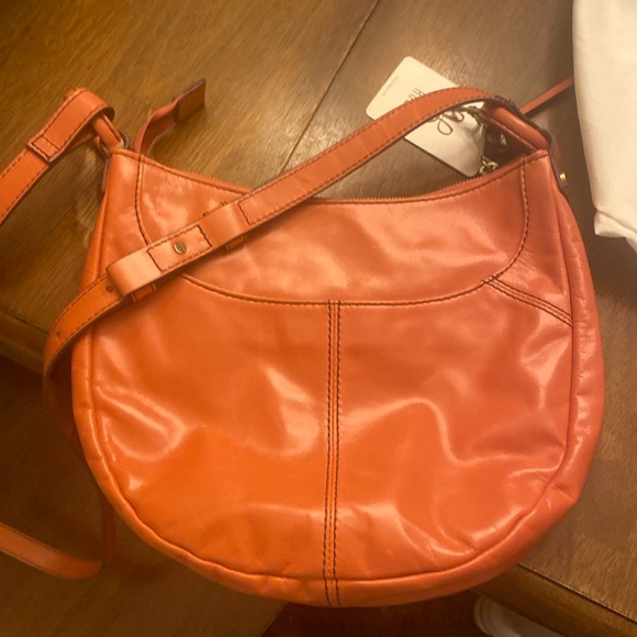 HOBO | Bags | Hobo Sheila Scoop Crossbody | Poshmark